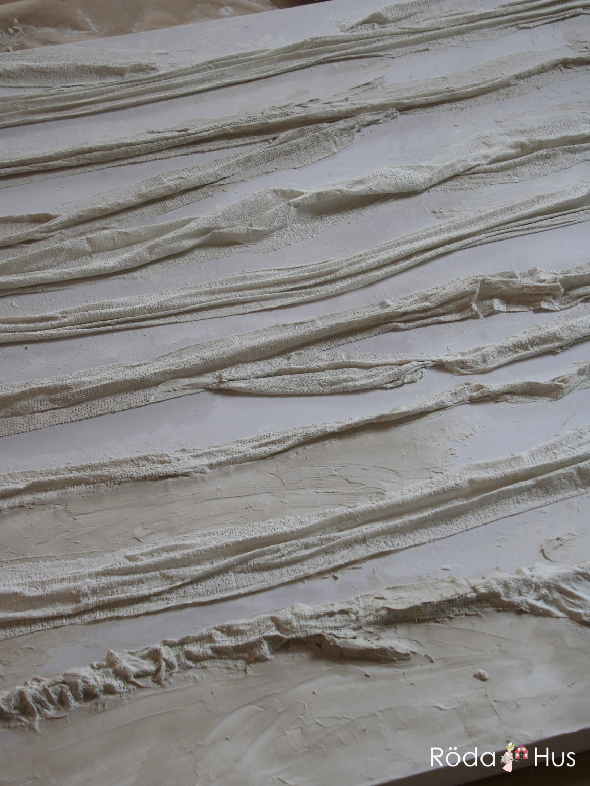 DIY Wandbild mit Gips gestalten – Röda Hus